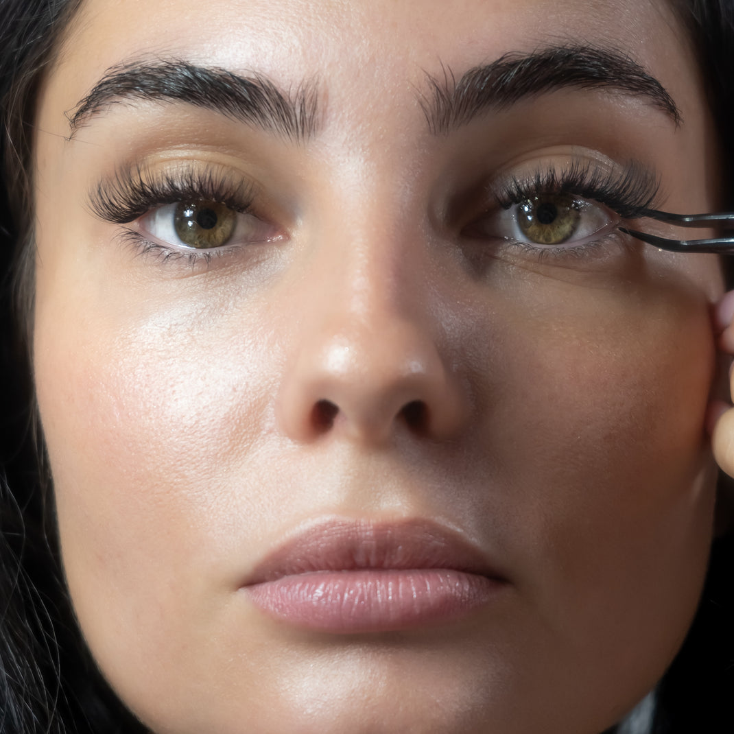 4 Styles faux cils pré collés + Pince Applicateur | Look Personnalisé ...